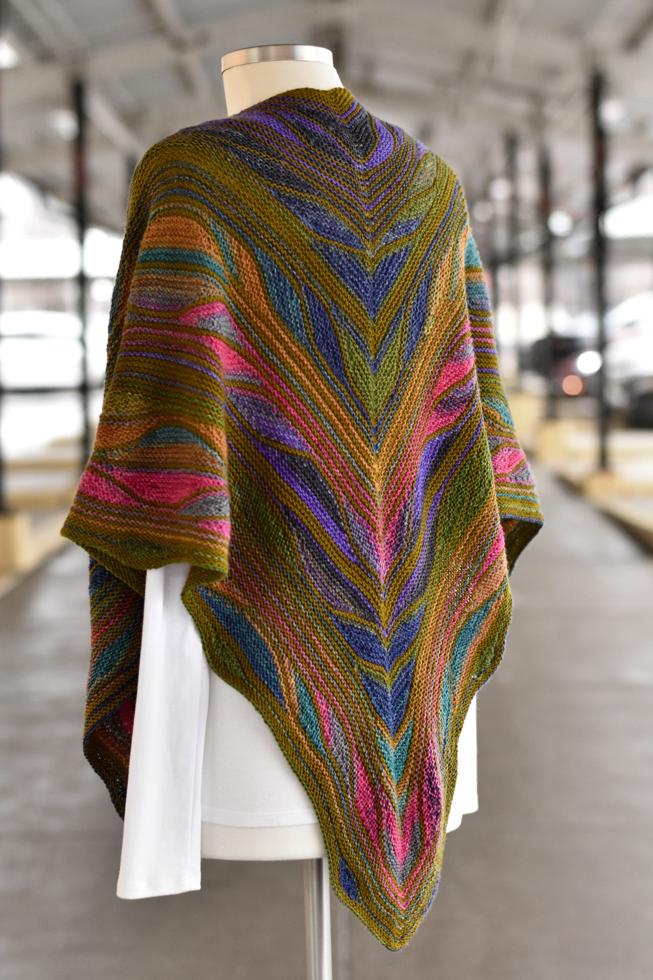 Butterfly Shawl Kit, Urth Yarns Uneek Fingering and Harmony Fingering ...